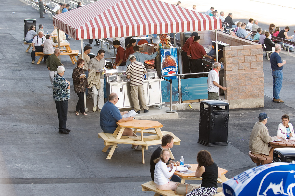 Railside BBQ - Woodbine Mohawk Park