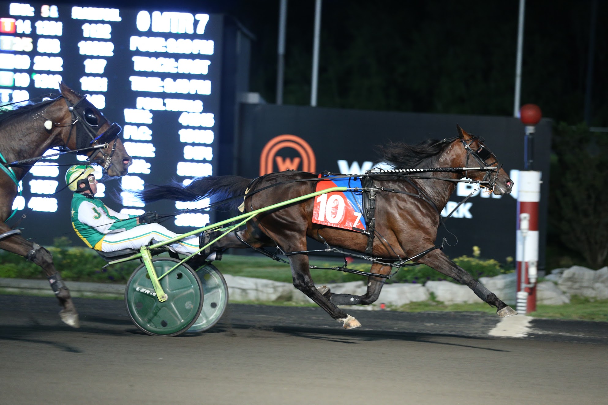 Darling’s star pacer Bulldog Hanover impressive in OSS debut - Woodbine ...