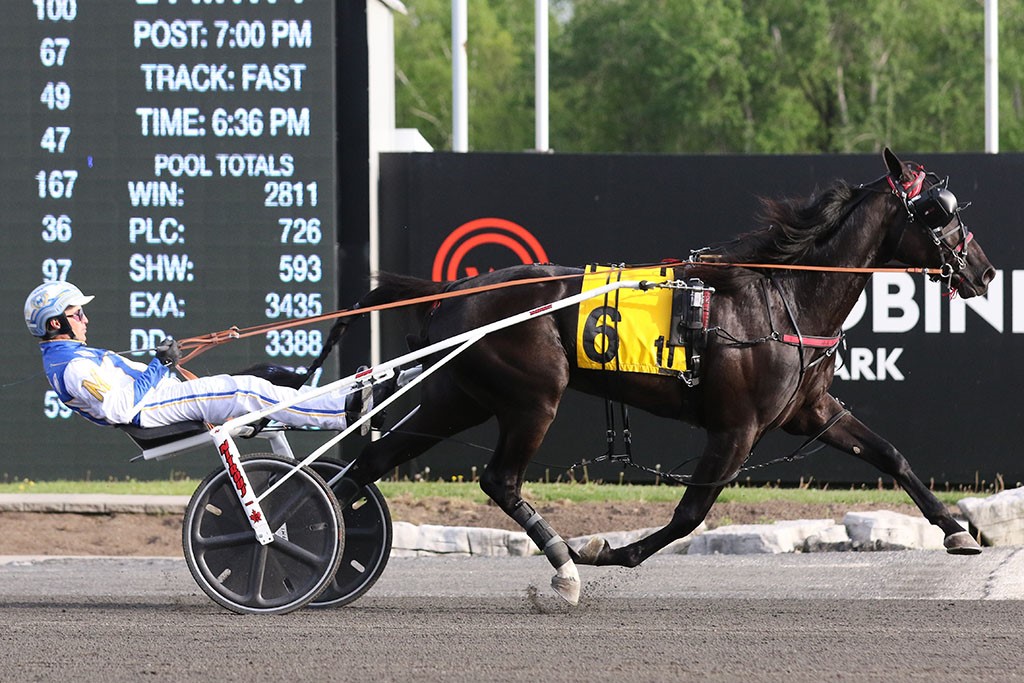 Twin B Archie dominant in SBOA Final - Woodbine Mohawk Park