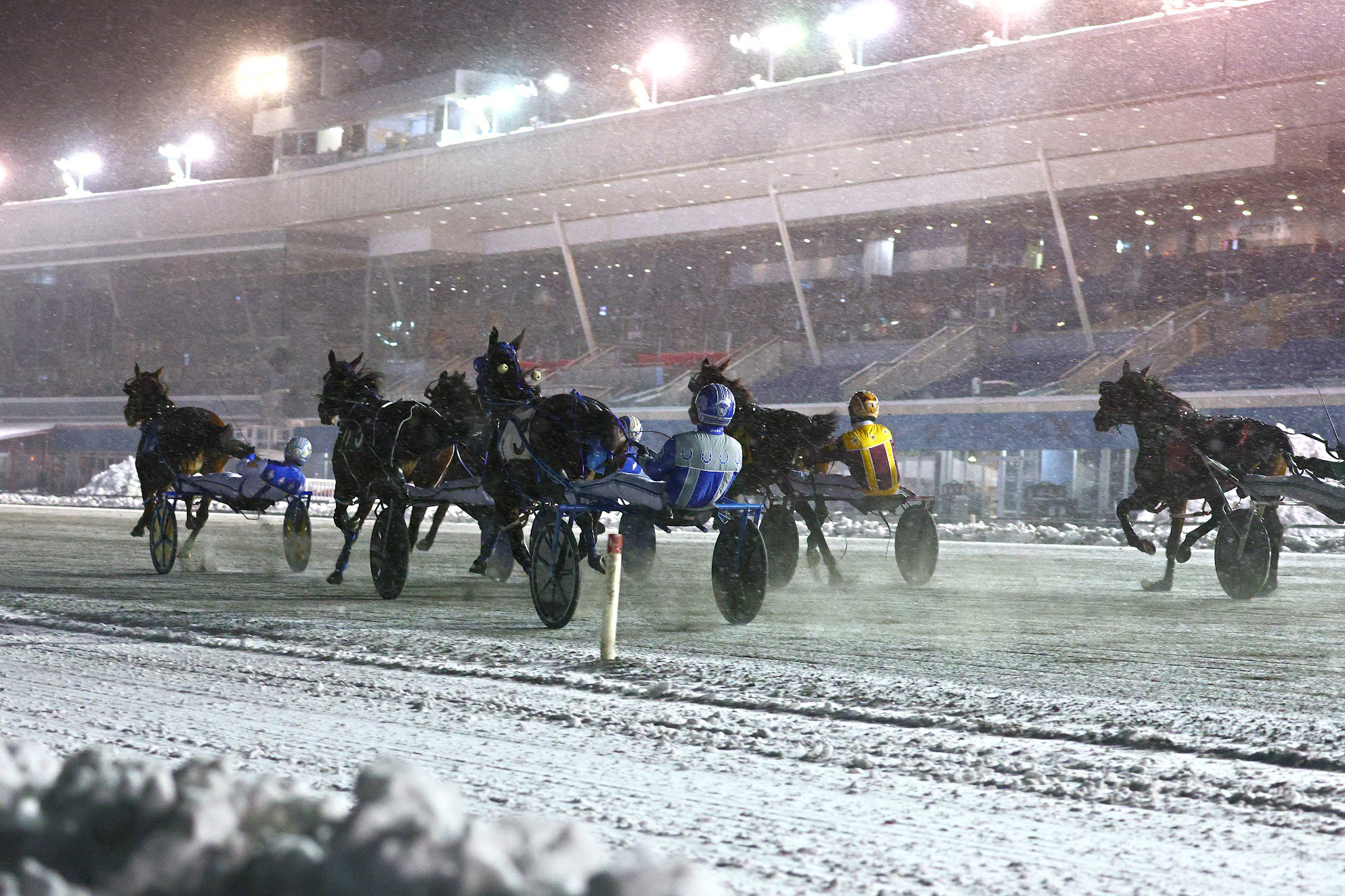 Live Racing Cancelled for Friday Night - Woodbine Mohawk Park